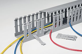 Canaleta para cables: cables protegidos y ordenados